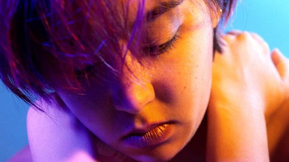 Child abuse 'affects health decades later' - BBC News