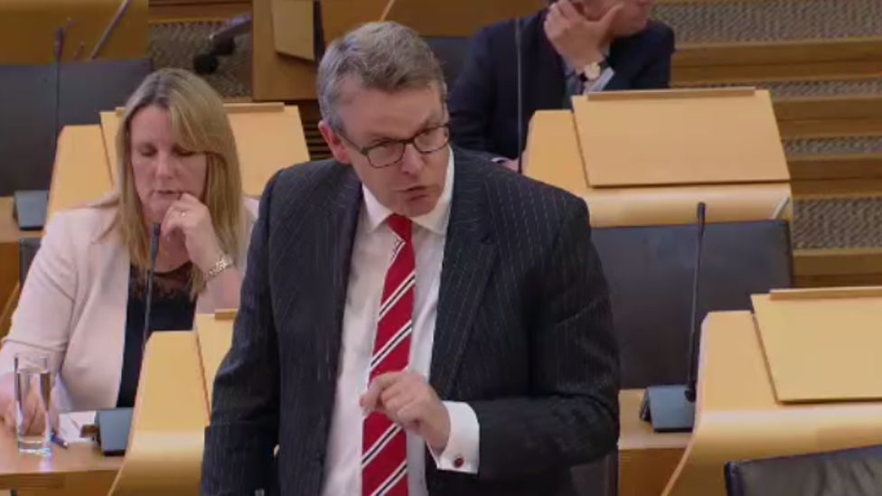 Tory MSP Adam Tomkins urges Brexit bill compromise - BBC News