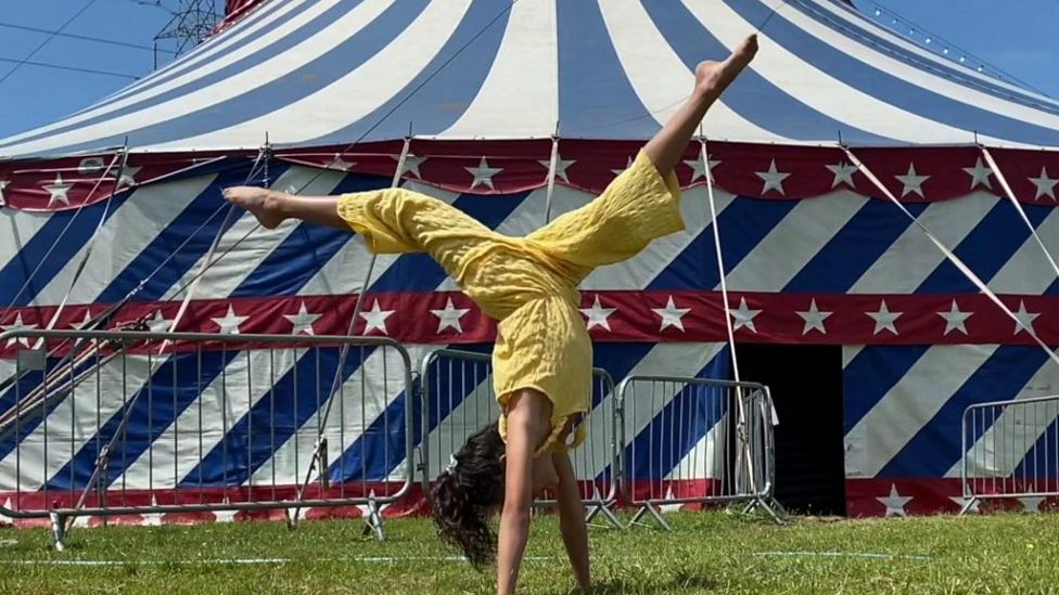Circus Starr returns for annual show in Cheltenham - BBC News