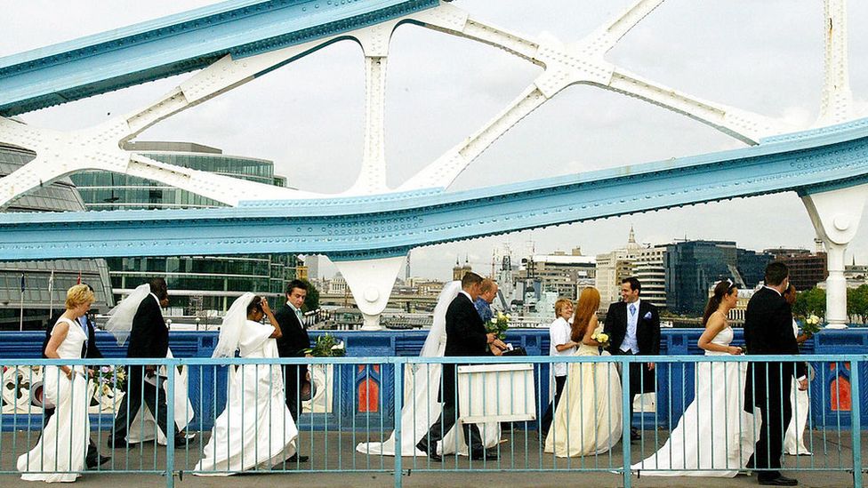 Tower Bridge made six times more money post-Covid - BBC News