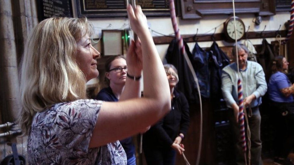 Bell ringers to mark 100 years since the end of First World War - BBC News