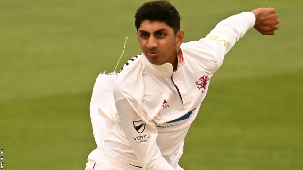 Shoaib Bashir: England spinner granted visa to travel to India - BBC Sport