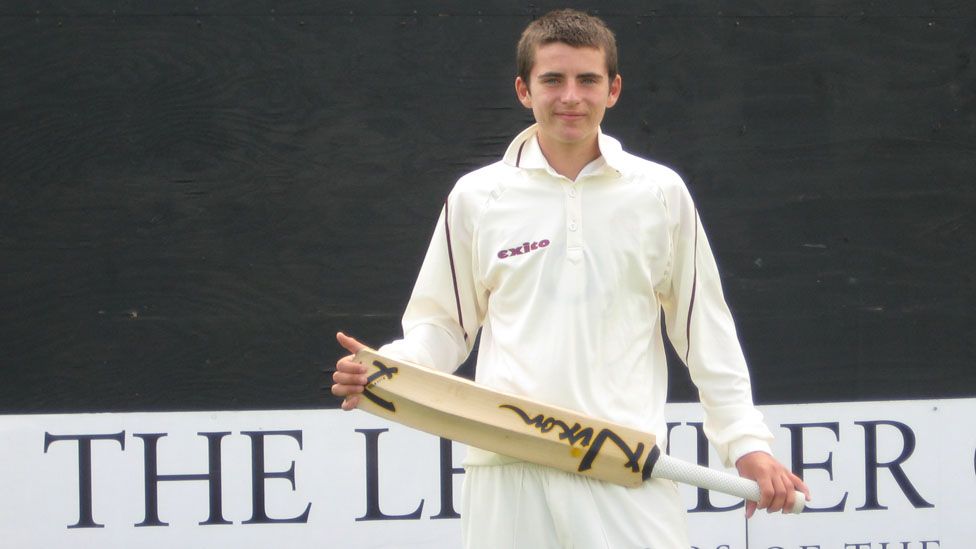 The young brothers who signed up Andy Murray - BBC News