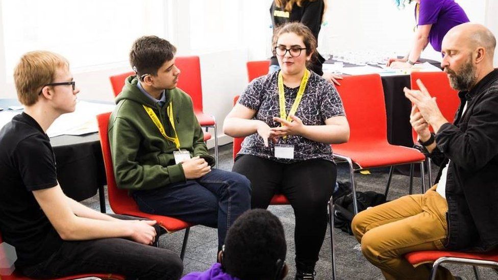 Deaf students should get better support in class, say young people ...