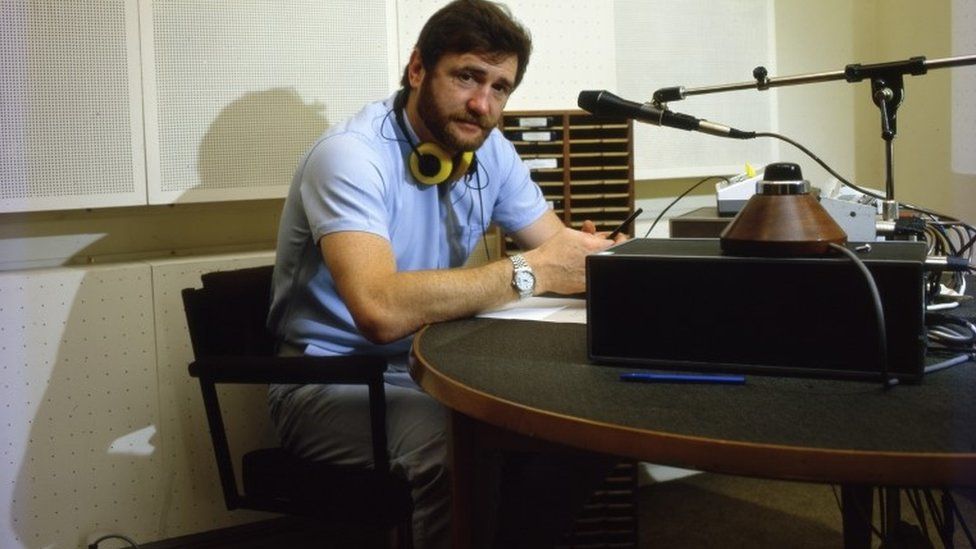 Ray Gravell: Daughter tells of 10 years without dad - BBC News