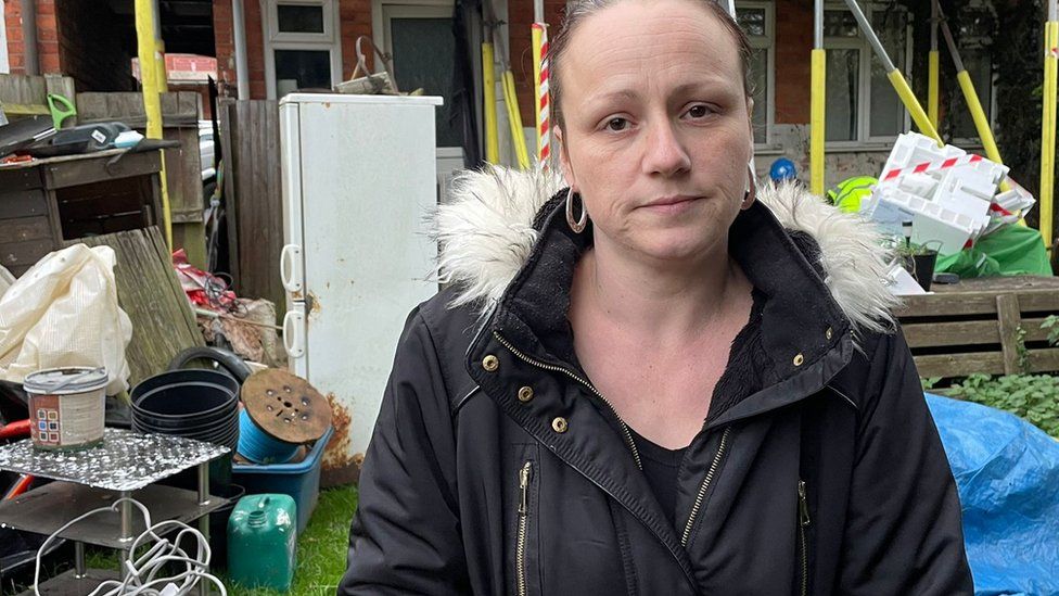 COP26: Facing up to the challenge of retrofitting homes - BBC News