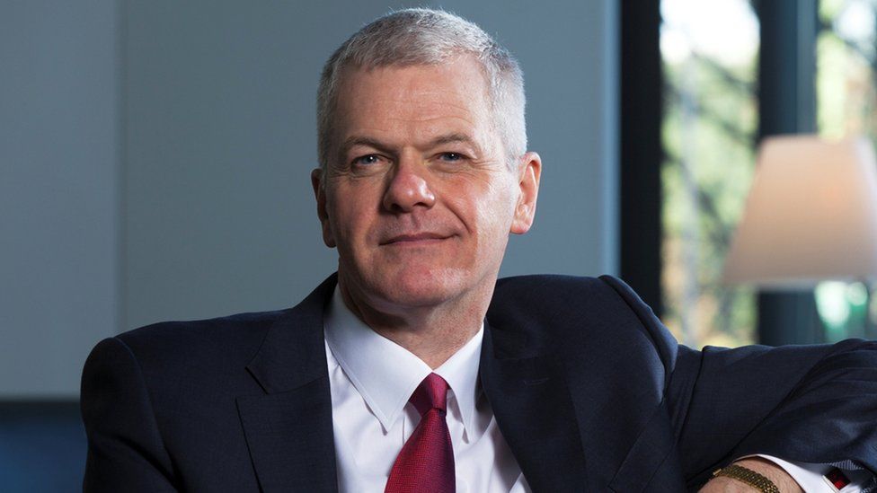 Lord Waldegrave named as Reading University chancellor - BBC News