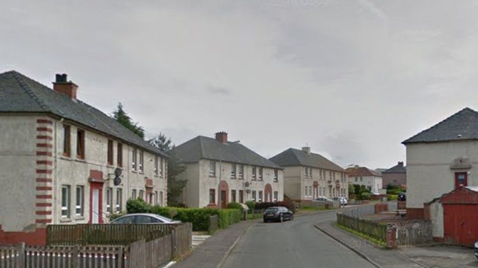 Man who slashed neighbour's neck in loud music row jailed - BBC News