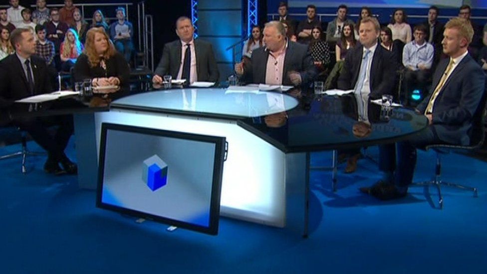 NI Assembly election: West Belfast teenagers talk election - BBC News