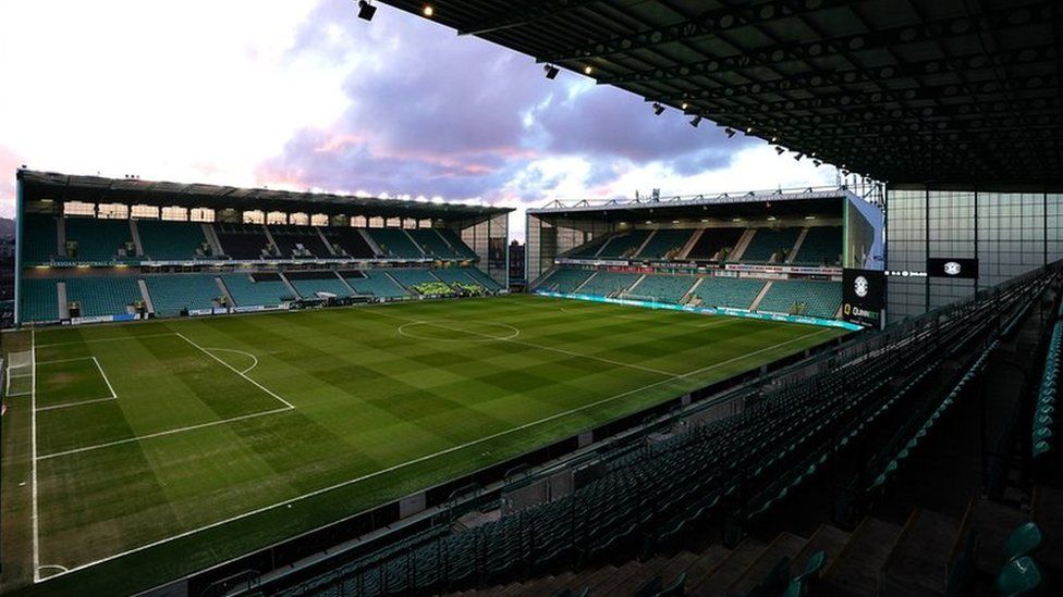 Boys charged over objects thrown at Hibernian v Rangers match - BBC News