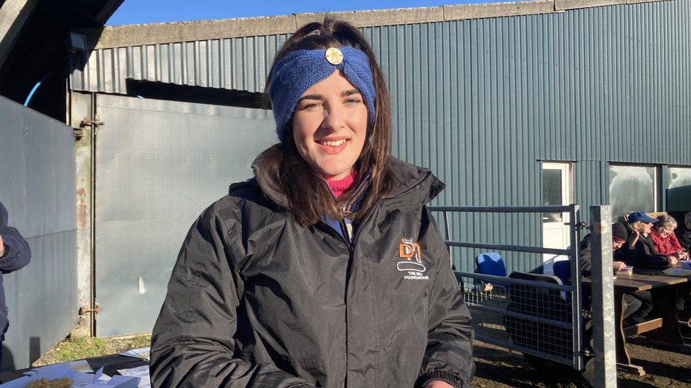 Elusen iechyd meddwl i ffermwyr yn 'methu ehangu' heb gyllid - BBC ...