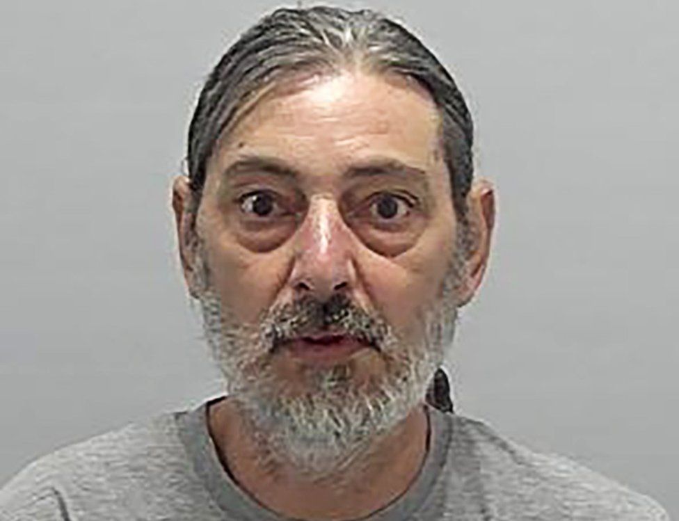 Bedford: Hunting knife killer jailed for single stab murder - BBC News