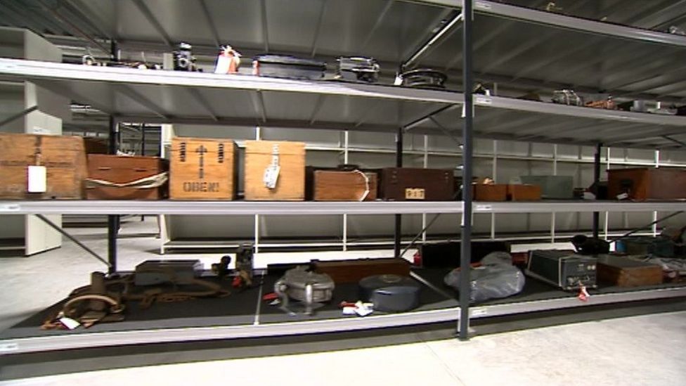 Science Museum in 'world's biggest house move' to Swindon - BBC News