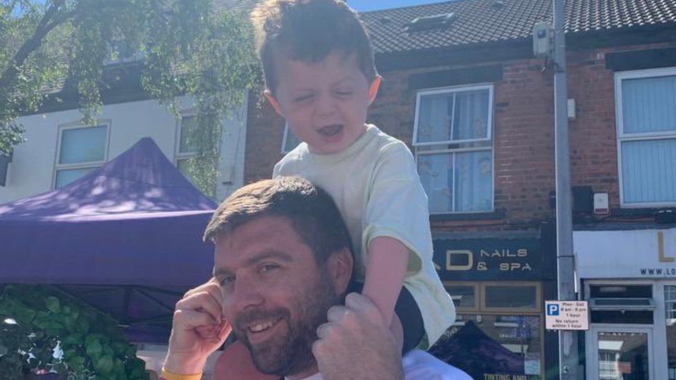 Hull parents' joy as son starts nursery after brain tumour - BBC News