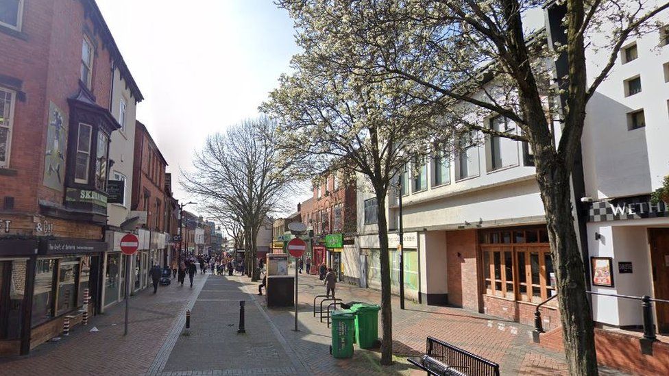 Man pulled knife on shop workers over bed refund - BBC News Man pulled knife on shop workers over bed refund - BBC News