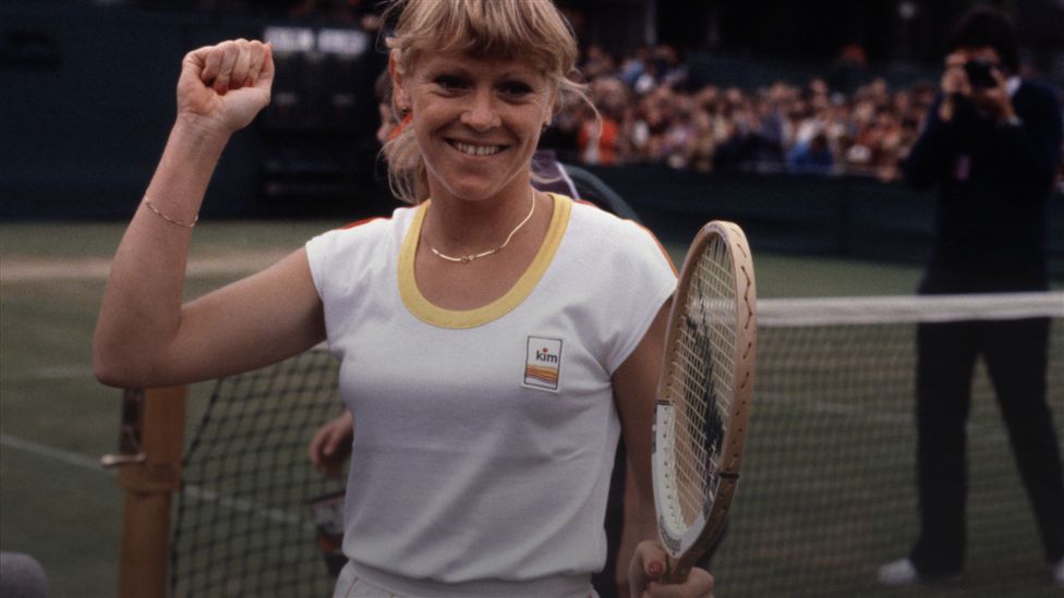Sue Barker leaving BBC's A Question of Sport after 24 years - BBC News