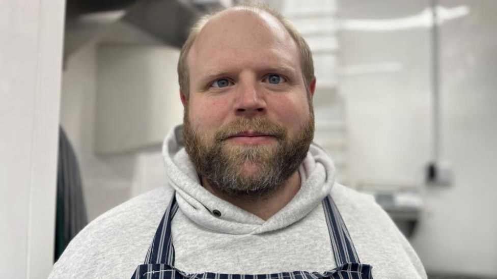 Lincolnshire butcher changes 20-year job due to 'massive costs' - BBC News