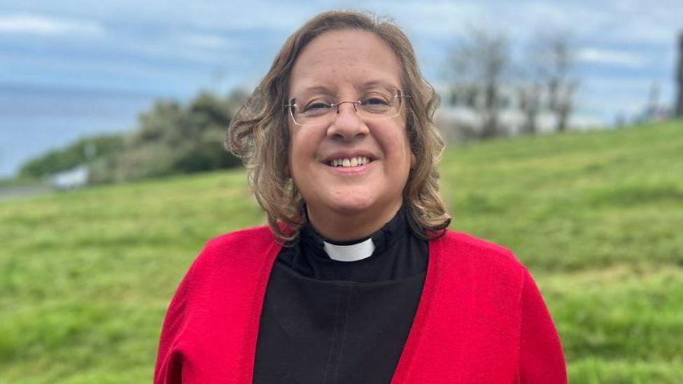 New bishop keen to 'listen and understand' island issues - BBC News