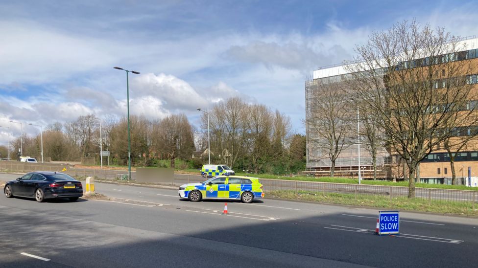 Police reopen A52 in Nottingham following serious crash - BBC News