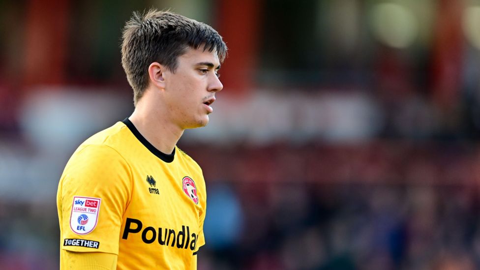 Cheltenham Town: Goalkeepers Owen Evans & Joe Day join the Robins - BBC ...