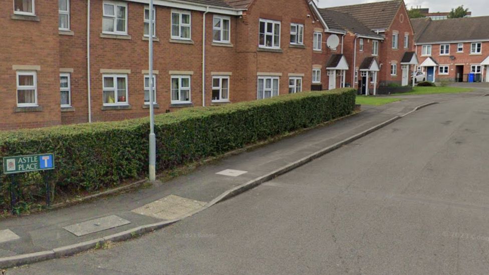 Hanley: Two in hospital after reports of fight at house - BBC News