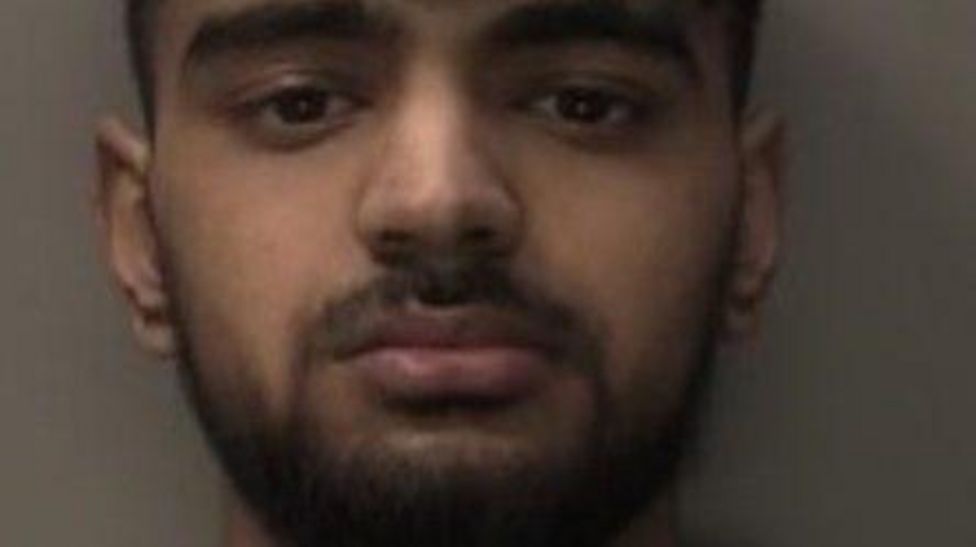 Two jailed over fatal Dudley shooting of father - BBC News