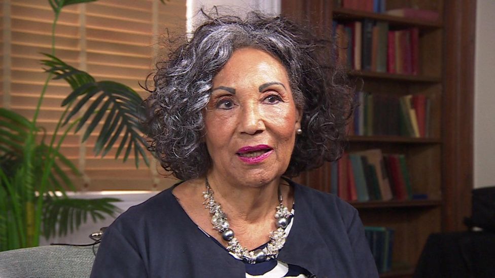 DNA search brings siblings together after 70 years - BBC News