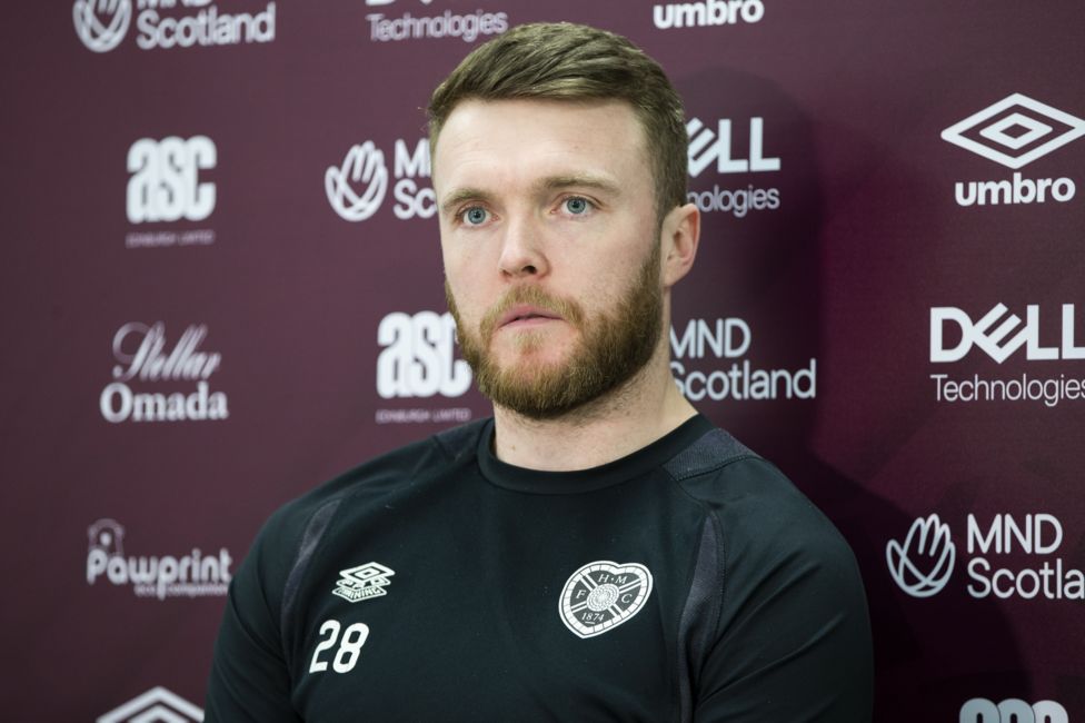 Gordon has everyone 'fully behind him' - Clark - BBC Sport