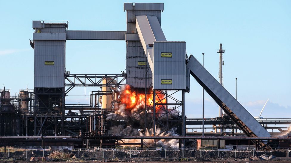 Redcar steelworks chimneys demolished - BBC News