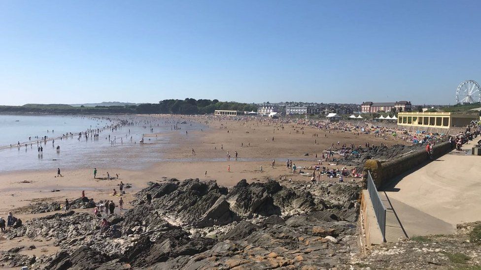Barry Island: Litterbugs' 'complete disregard' for beach - BBC News