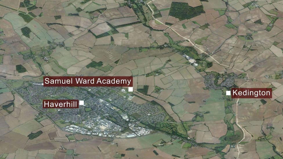 Walk to school to Haverhill from Kedington 'ludicrous' - BBC News