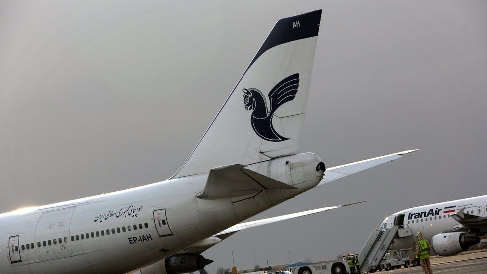 Boeing and Iran Air reach landmark $25bn deal - BBC News