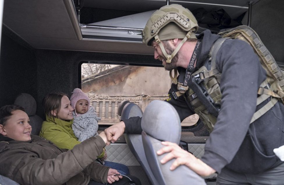 Ukraine: Thousands of vulnerable children unaccounted for - BBC News