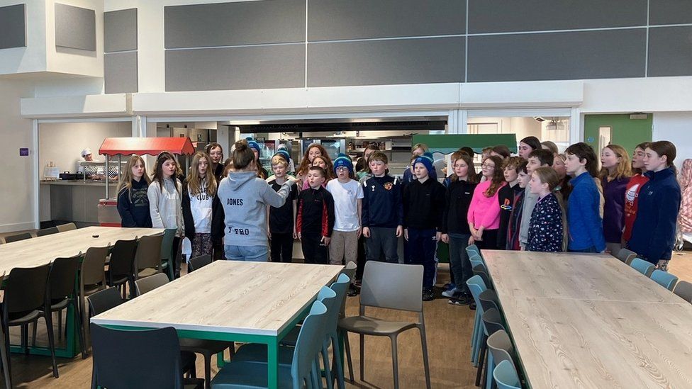 Agor 'calon' newydd gwersyll yr Urdd yn Llangrannog - BBC Cymru Fyw