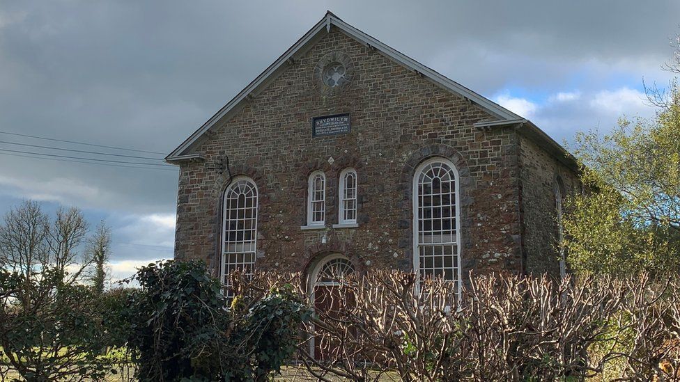 Marwolaethau 1976: Galw am godi cyrff brawd a chwaer o'r bedd - BBC ...