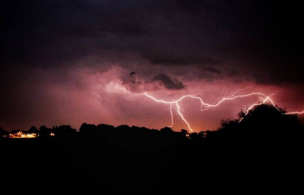 In pictures: Lightning and hail storms across northern England - BBC News