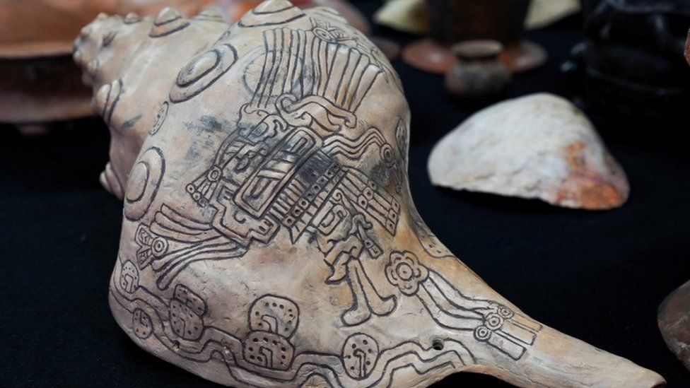 Aztecs: Thousands of artefacts have been discovered under a pyramid in ...