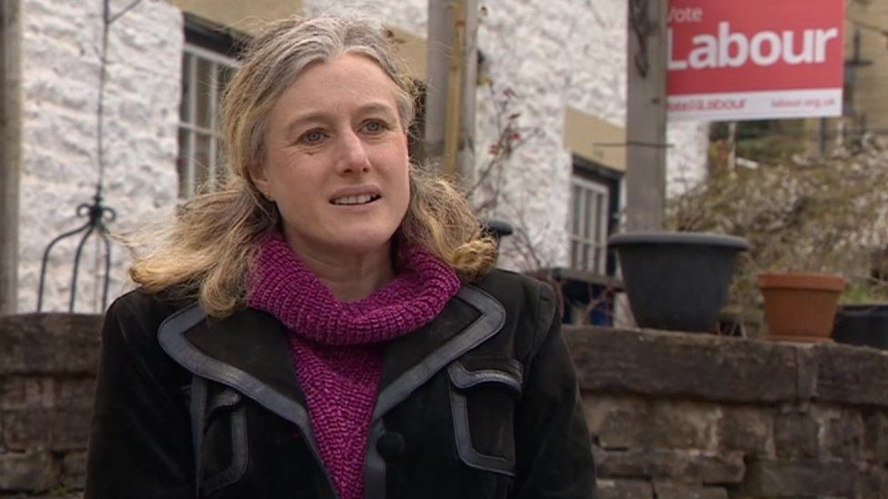 Elections 2021: Ex-MPs to face off in battle for Whaley Bridge - BBC News