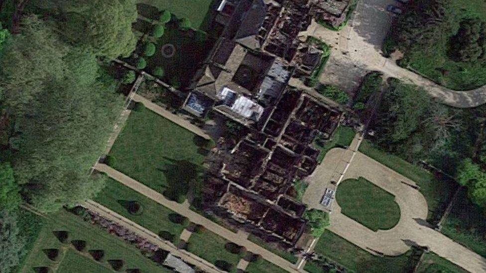 Parnham House 'at risk of collapse' after arson - BBC News