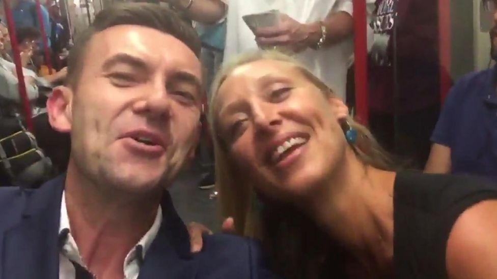 Graham Skidmore: Blind Date voiceover artist dies aged 90 - BBC News