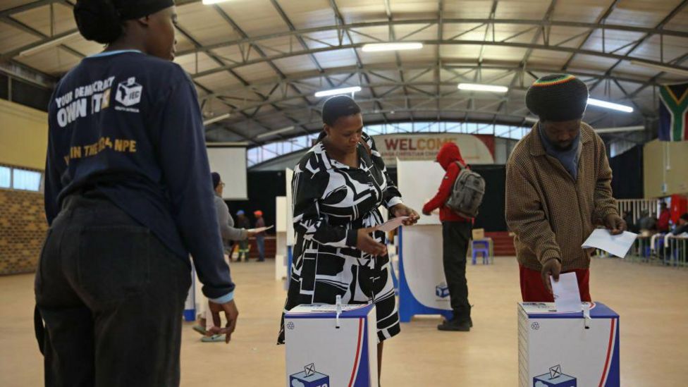 South Africans vote in pivotal election for the ANC - BBC News
