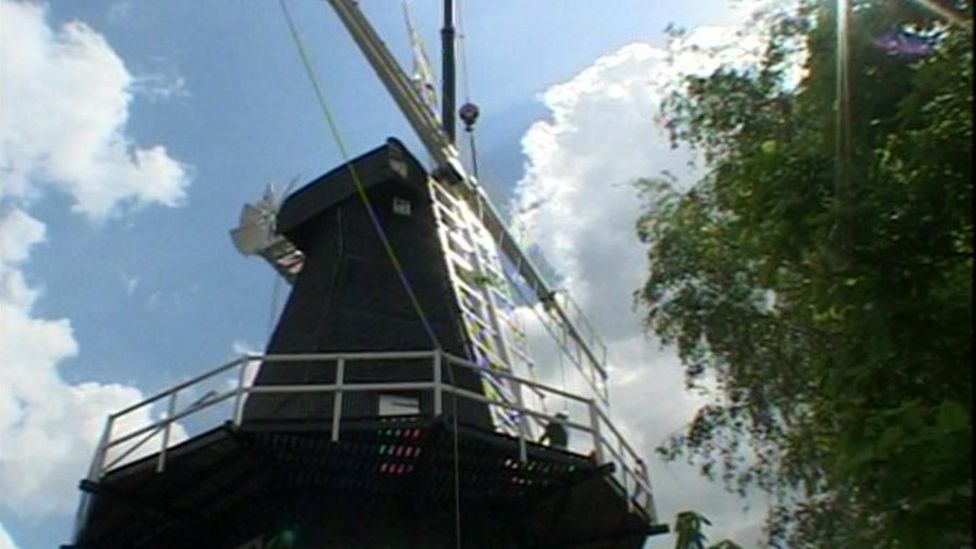 Kent County Council proposes sale of windmills to save £850k - BBC News