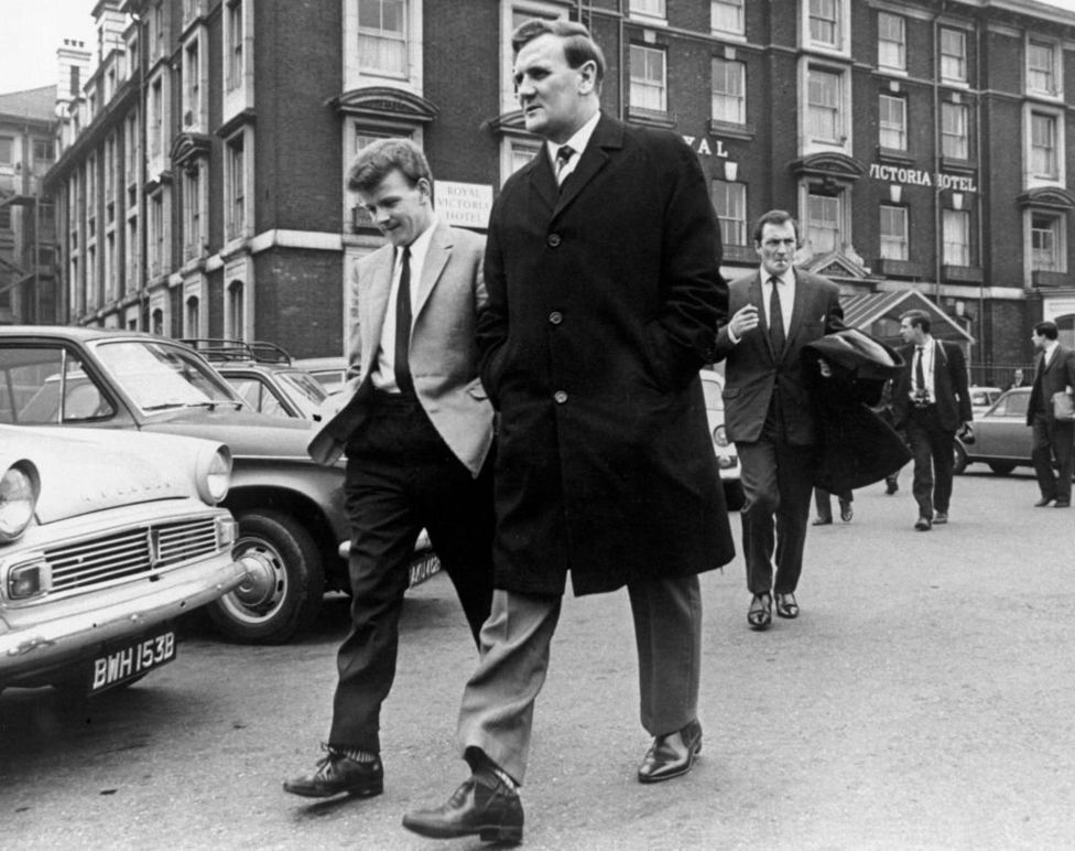 Following in the footsteps of Billy Bremner - BBC News