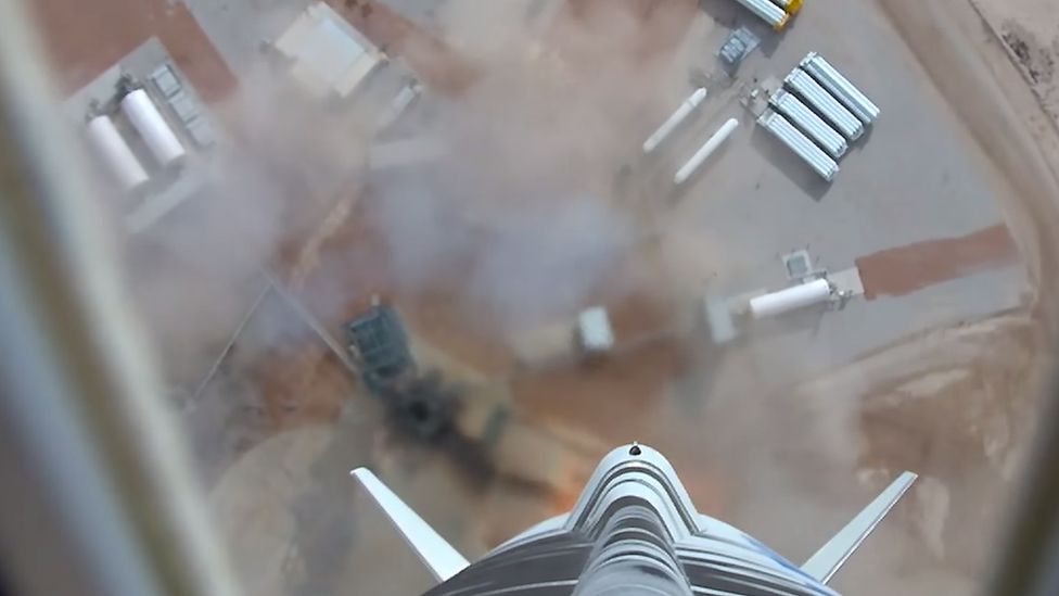 New Shepard: Bezos claims success on second spaceship flight - BBC News