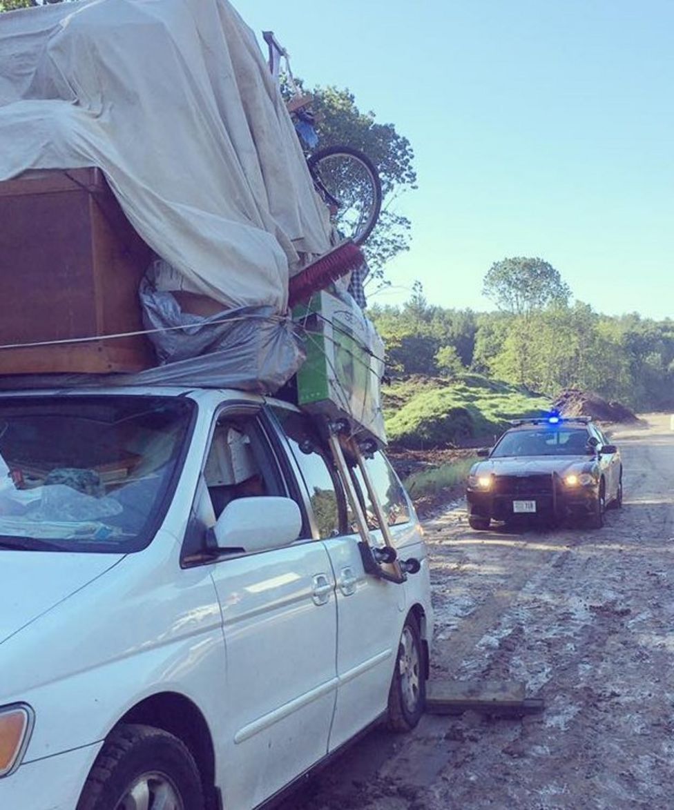 Overloaded car in New Hampshire prompts police warning - BBC News