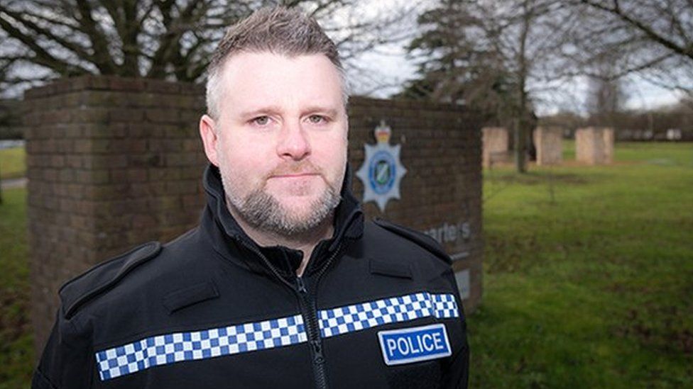 Lincolnshire PC Steve Denniss honoured at national bravery awards - BBC ...