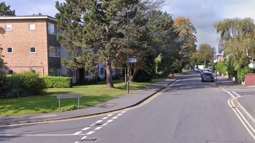 Arrest after boy, 15, stabbed in Sutton Coldfield fight - BBC News