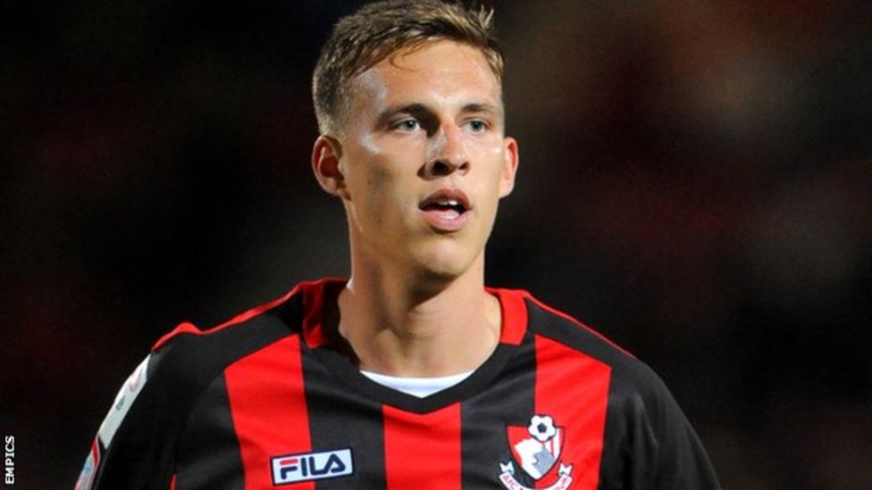 Joe Partington: Bristol Rovers sign Eastleigh captain - BBC Sport