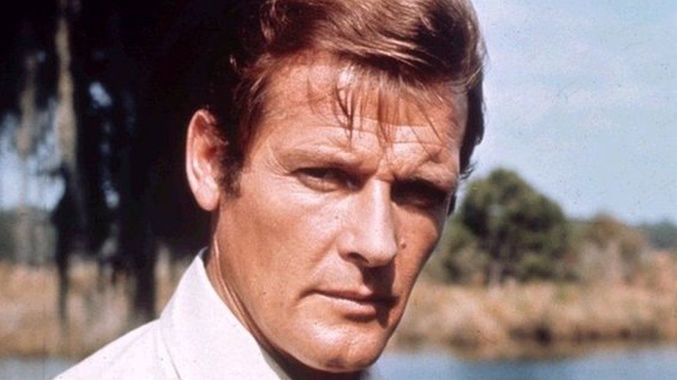 Sir Roger Moore: The day James Bond came to Derry - BBC News