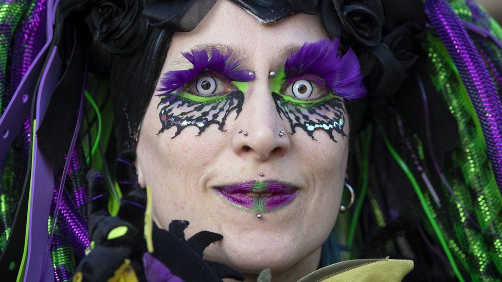 Haworth steampunk festival descends on Bronte sisters village - BBC News